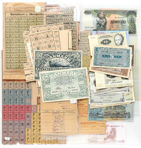 SOLD. Small lot with a few 5, 10, 50 and 100 kr notes from various ...