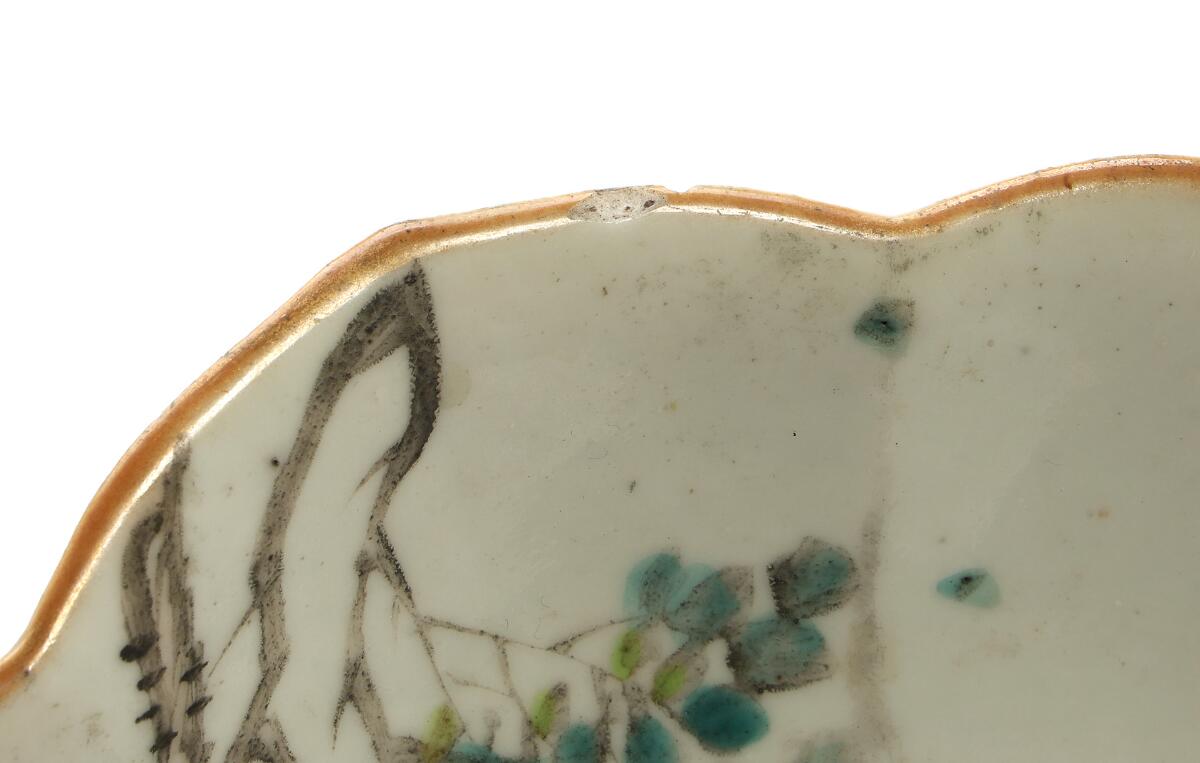 A Chinese Canton bowl of leaf-shape and a vase, late Qing A Chinese Canton bowl of leaf-shape and a vase, late Qing