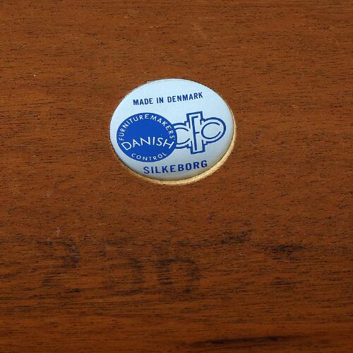 Johannes Andersen: Three-legged, organicly shaped teak coffee table. H ...