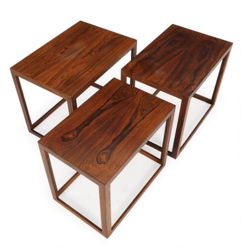 Jørgen Bækmark: Three rosewood nesting tables. Manufactured by I ...